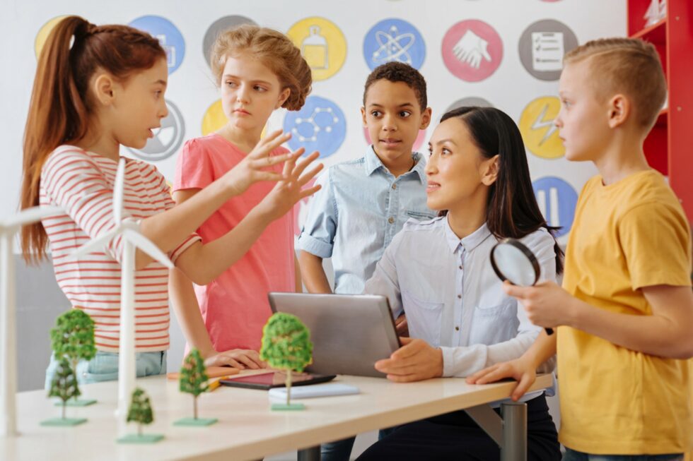Best Strategies for Classroom Designs that Promote Collaborative ...